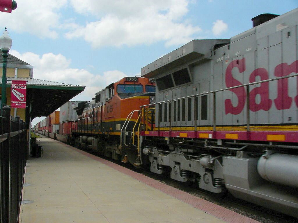 BNSF 1055
